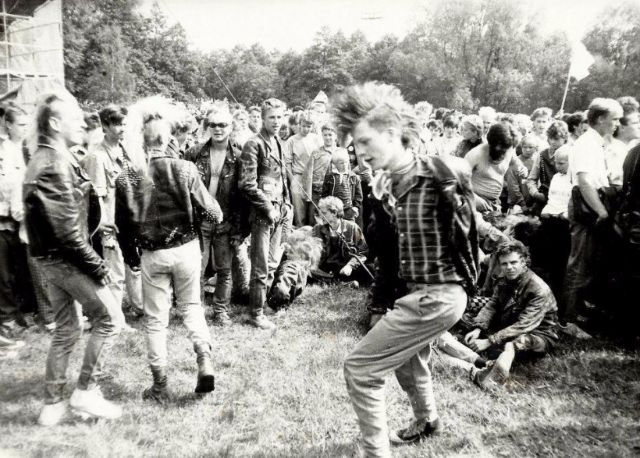 Candid Snapshots That Capture Scenes of Estonian Punk Culture From the ...