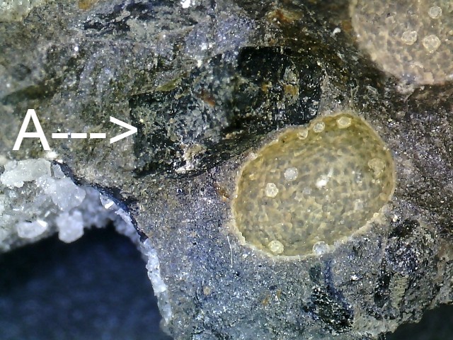 CSMS GEOLOGY POST: SMALL SPECIMEN; TINY ZEOLITES FAUJASITE-Na AND ...