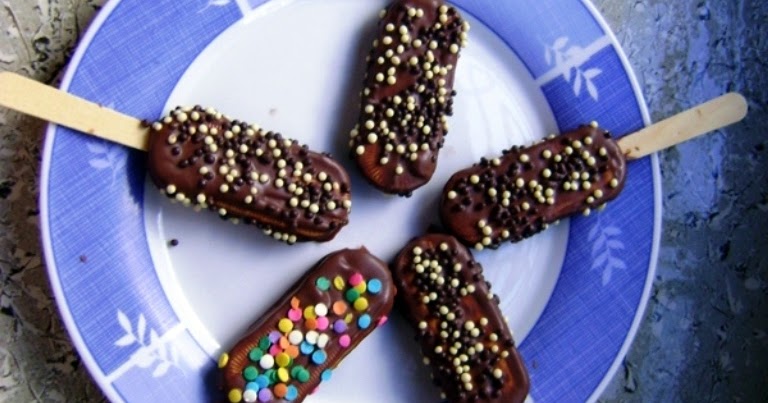 Artes da Vó Tita: PICOLÉ DE CHOCOLATE, PIRULITO DE CHOCOLATE COM BOLACHAS