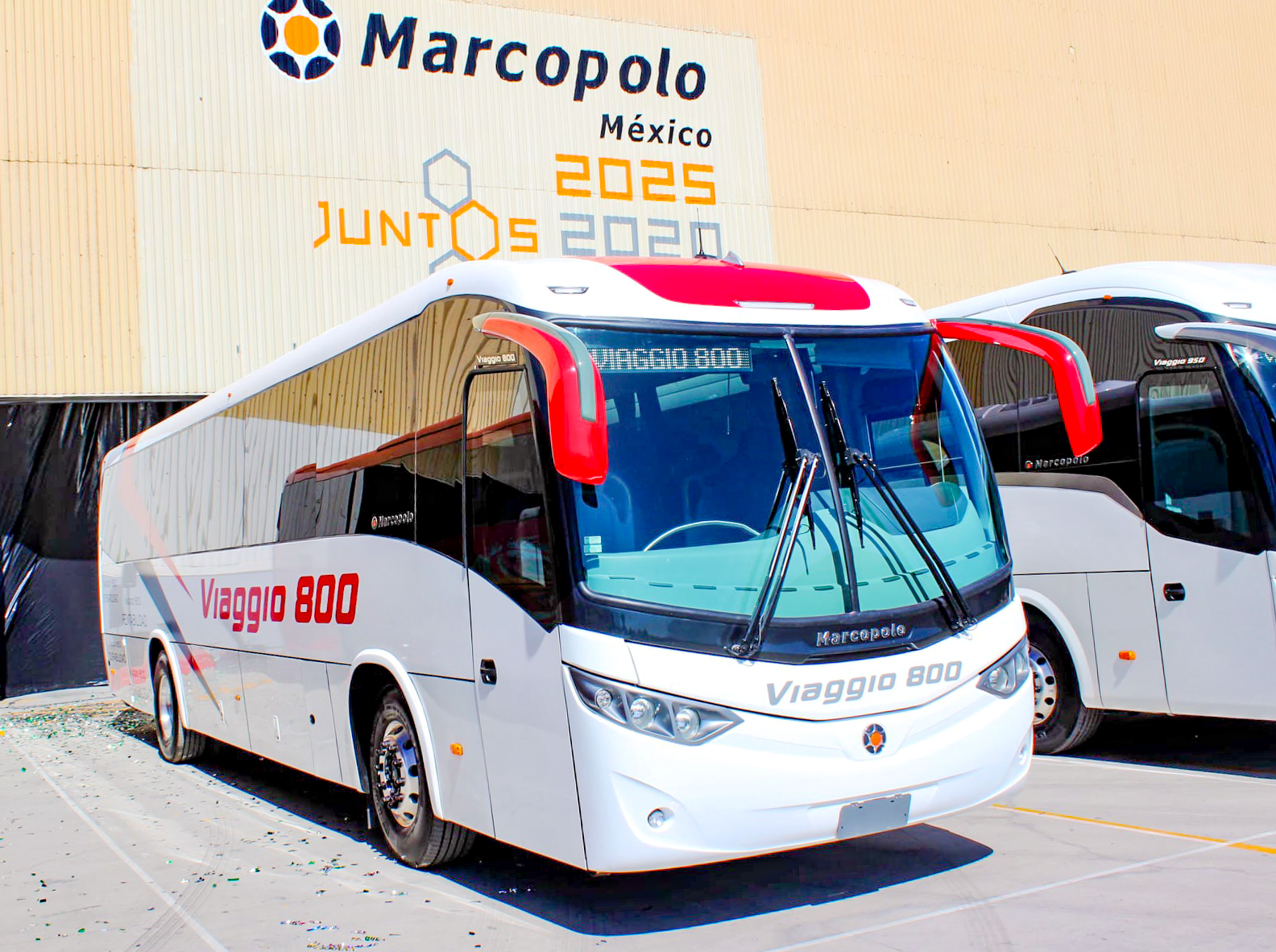 Marcopolo Presenta el Viaggio 800