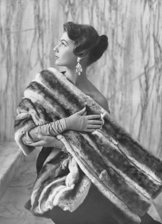 45 Fabulous Photos of Model Fiona Campbell-Walter in the 1950s ...