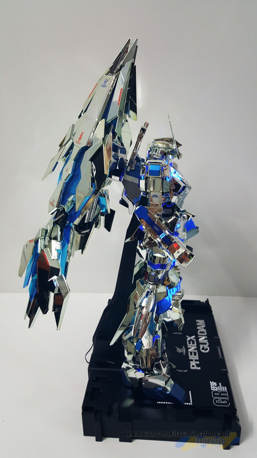 Painted Build: PG 1/60 Unicorn Gundam 03 Phenex "Ver. RC"
