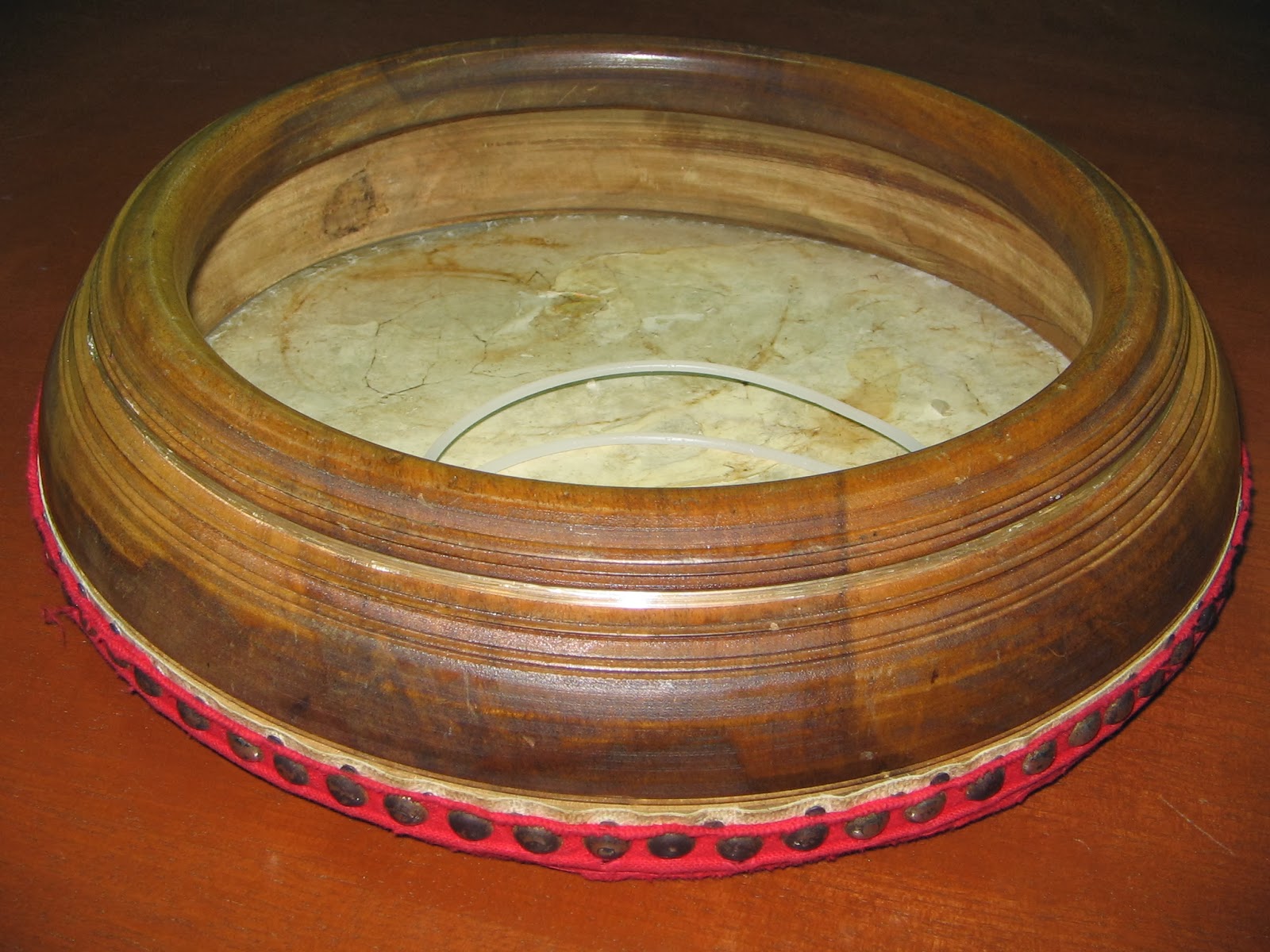 The PoOR TeaCHeR: Siri Mengenal Alat Muzik Tradisional - KOMPANG