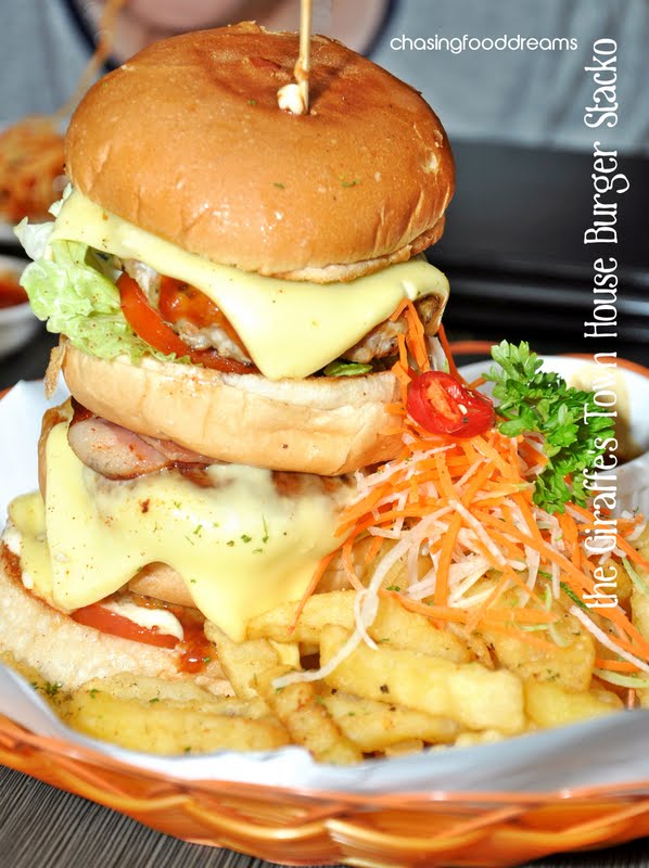CHASING FOOD DREAMS: The Giraffe, Klang: Riding on the Wild Side!