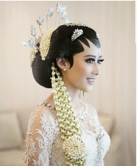 Cunduk Mentul, Aksesoris Pernikahan Adat Jawa yang Sarat Akan Makna ...