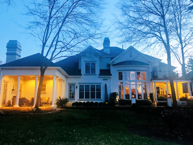 Holiday Home Tour - Preppy Empty Nester F