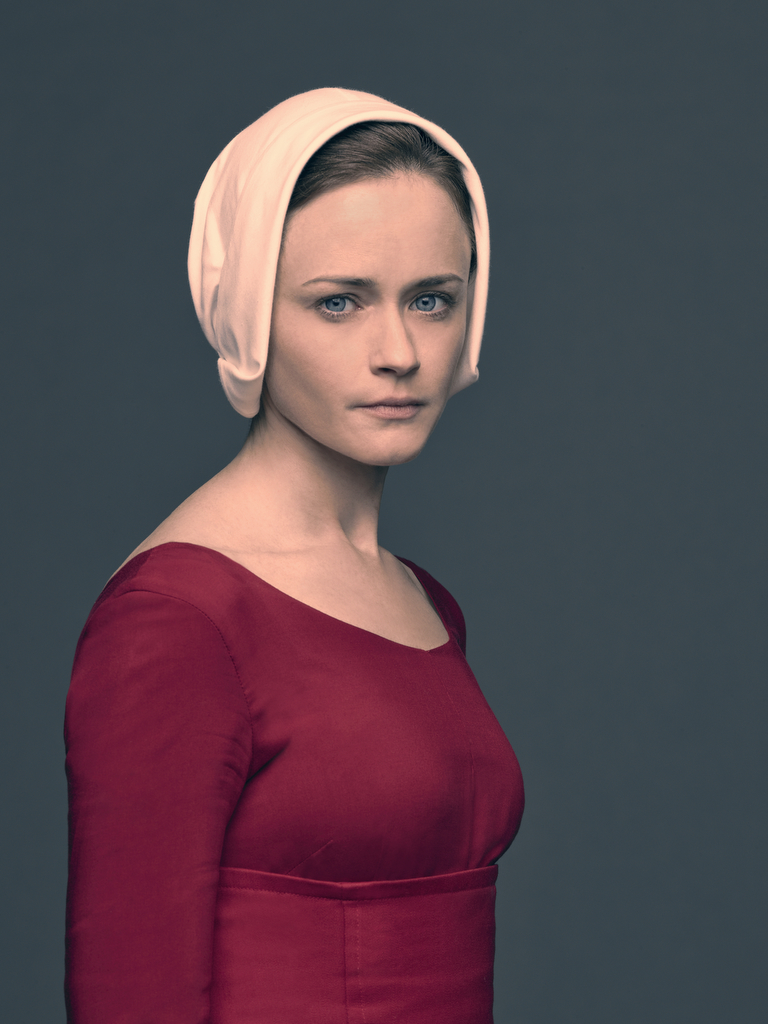 Emily Malek - The Handmaid's Tale Brasil