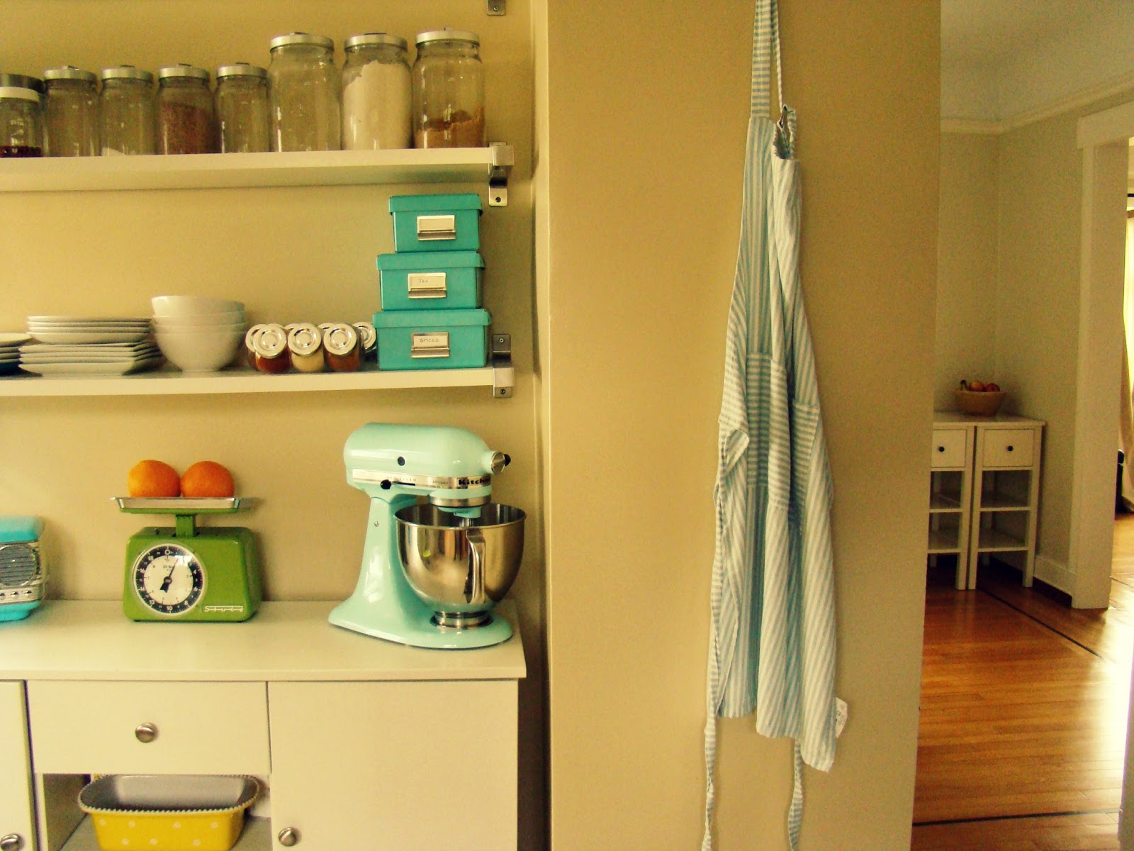 7 things I do when alone in the kitchen