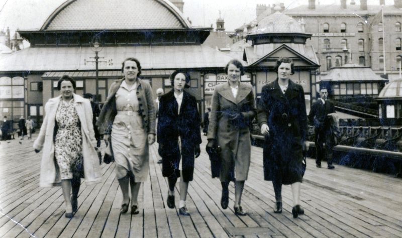 34 Found Snaps Defined Street Fashion During the Great Depression ...