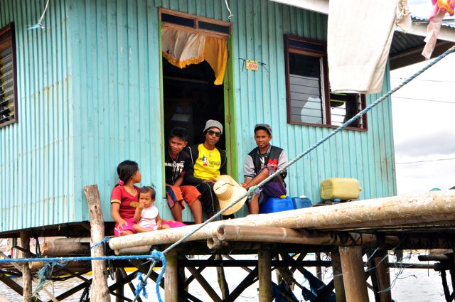 In Pinay's footsteps: LAYAG-LAYAG YELLOW BOAT VILLAGE: HOUSES