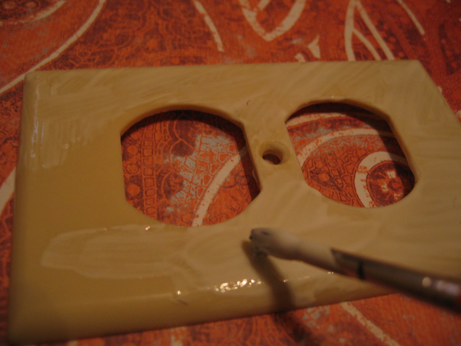 Lovin' the Lanc: cover your outlet covers