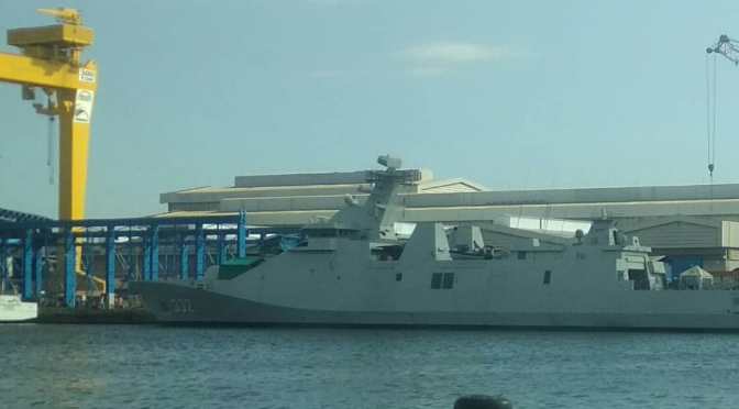 Giliran KRI I Gusti Ngurah Rai 332 Dipasang Meriam CIWS | jejak defence