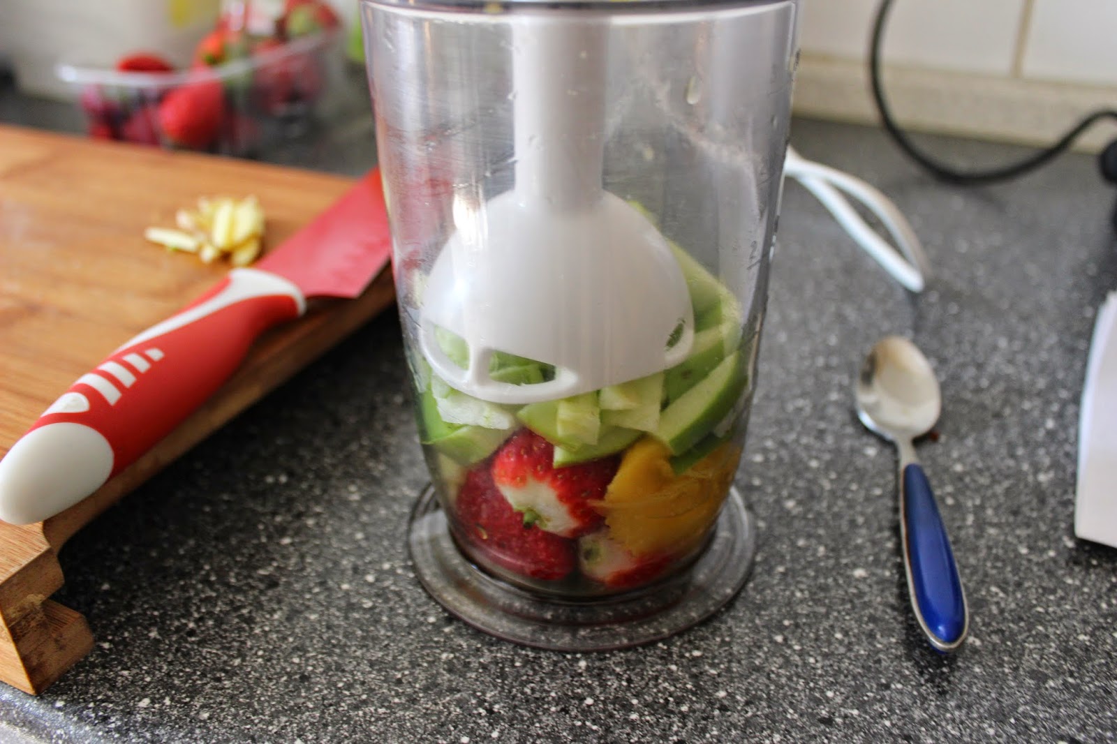 GOLD to green: Food Friday: Strawberry x Mango Juice