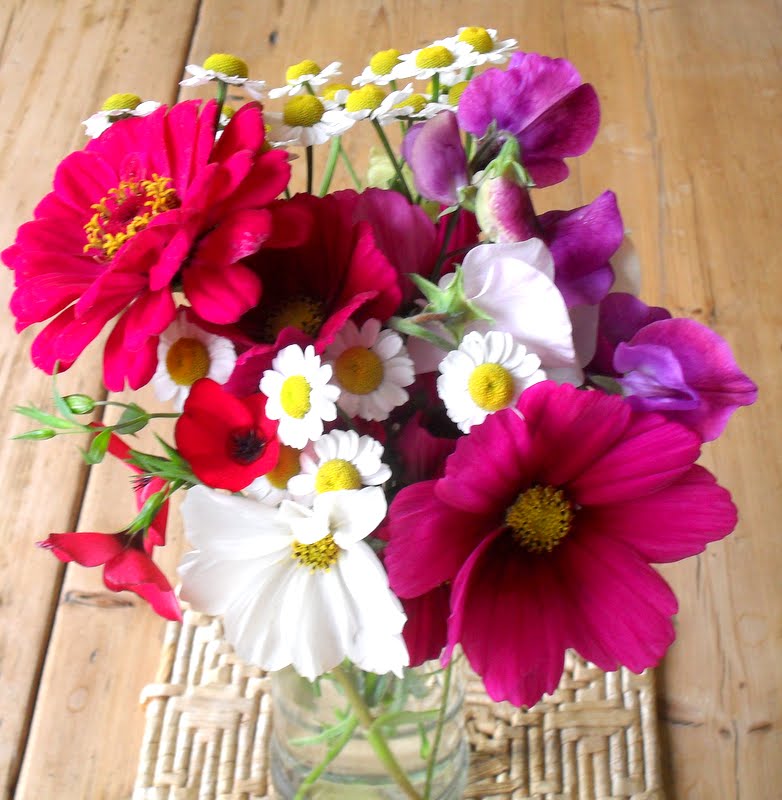 T h e R o s e b a n k D i a r i e s: Fresh Flower Posies