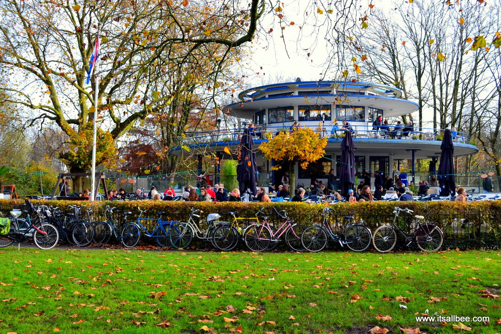 Vondelpark Amsterdam | Brunching in Vondelpark | ItsAllBee