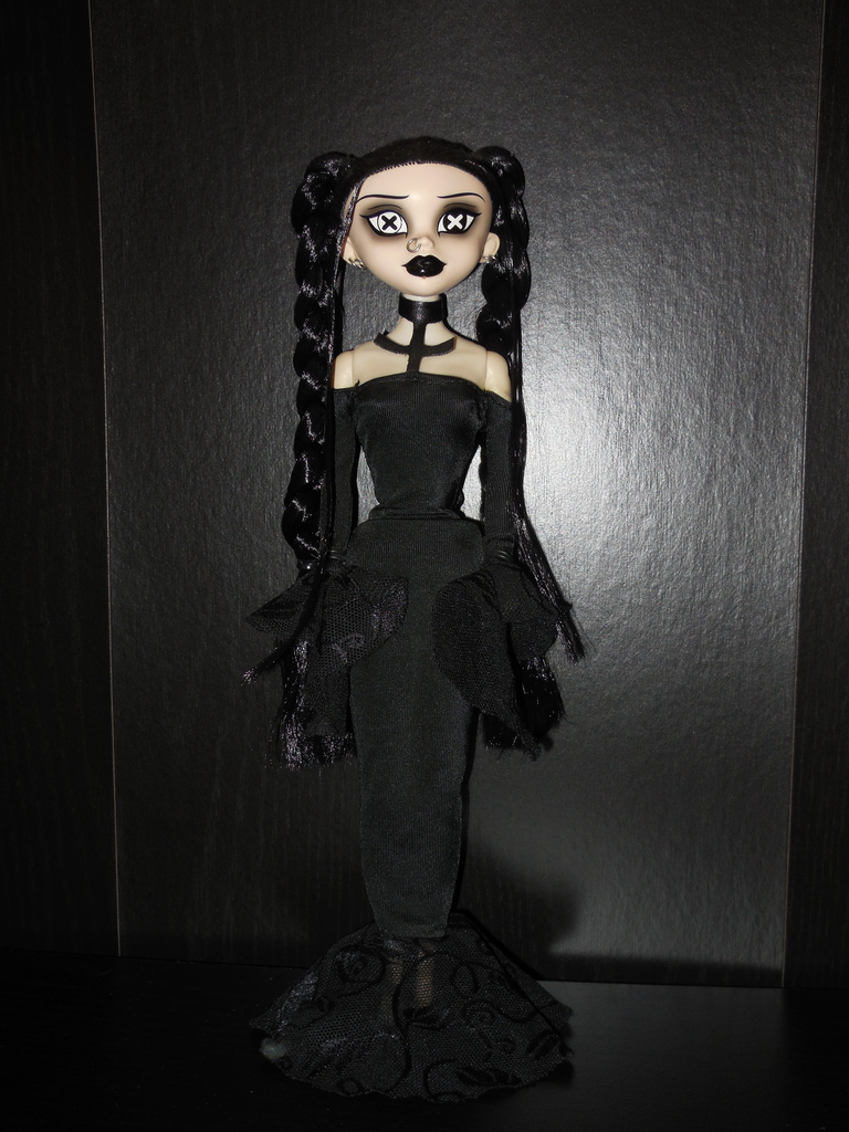 Veni Vidi Dolli: COLLECTION OVERVIEW: Bleeding Edge Goths