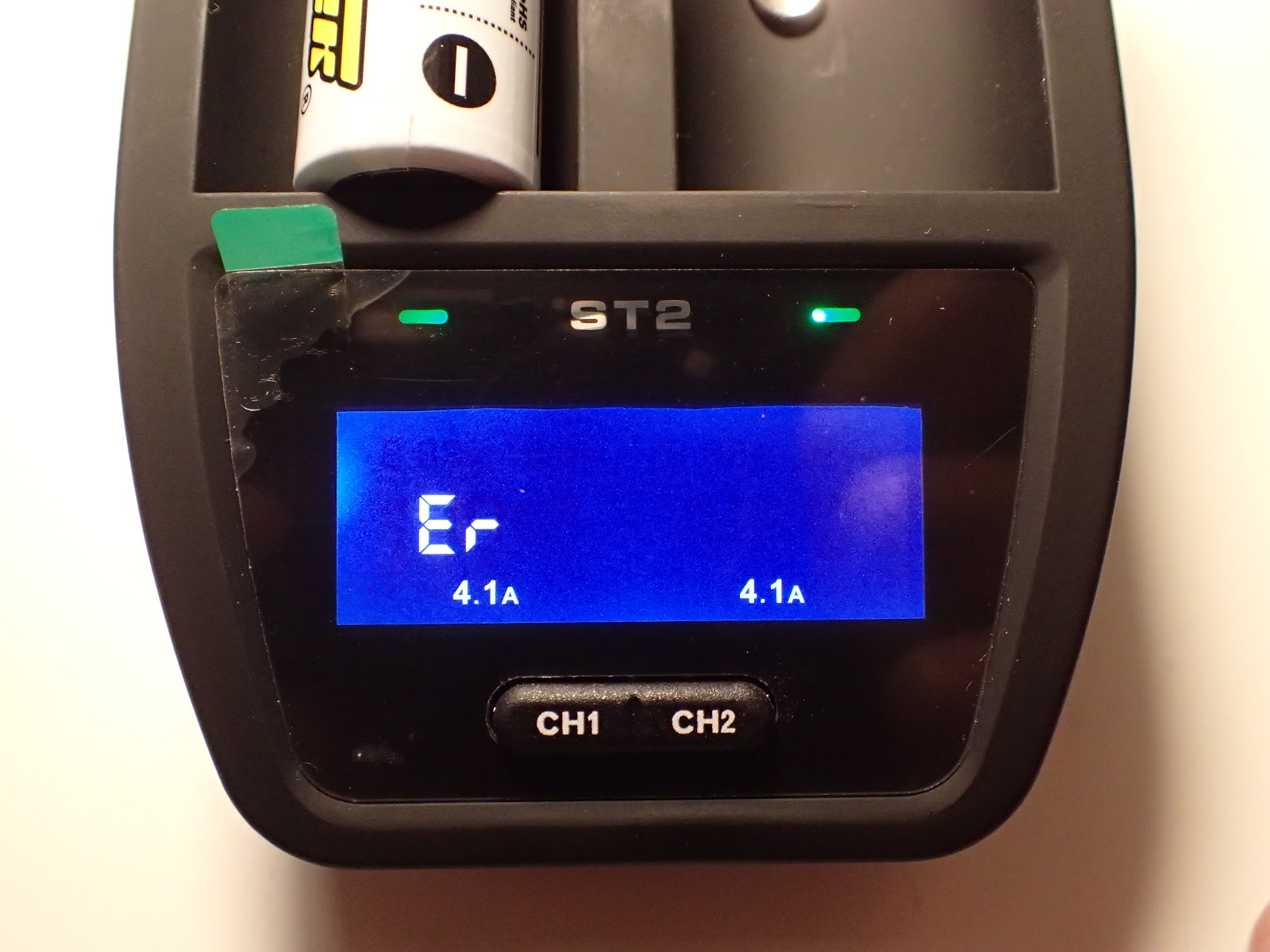 [Review] XTAR ST2 charger (2 bay, 4.1Ax2, USB-C PD in, Li-Ion ...