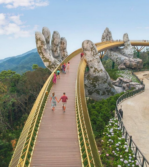 Pesona Jembatan Tangan Dewa Vietnam | Wisata Unik Vietnam