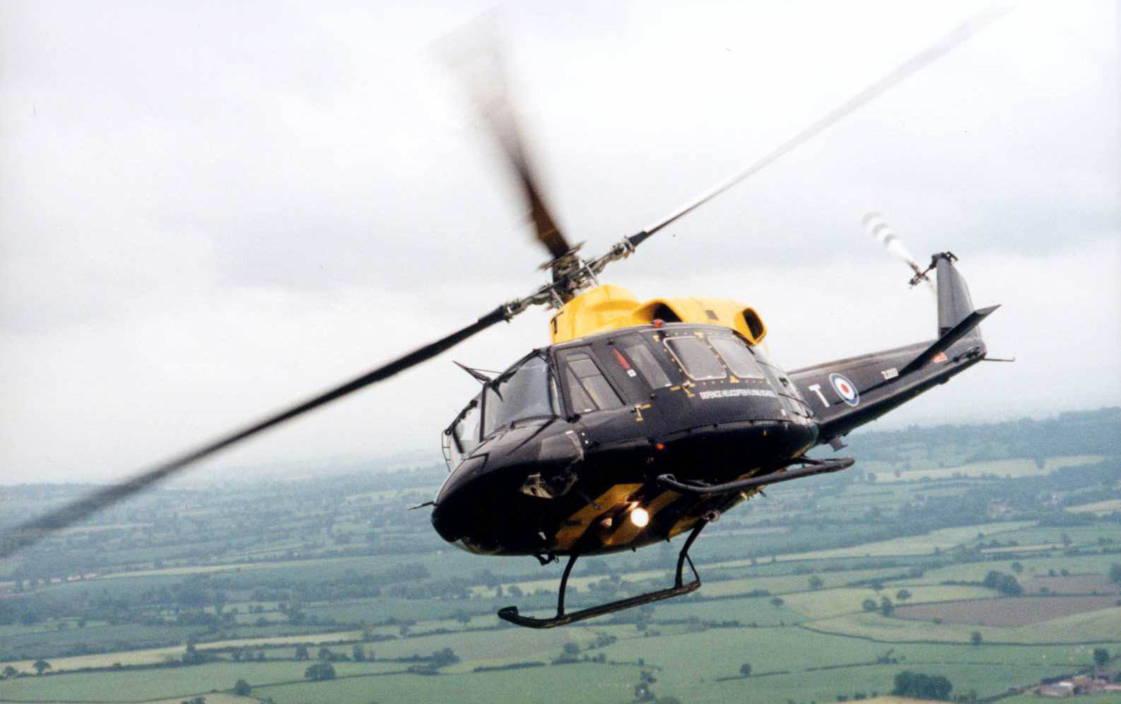 nhungdoicanh: Bell 412