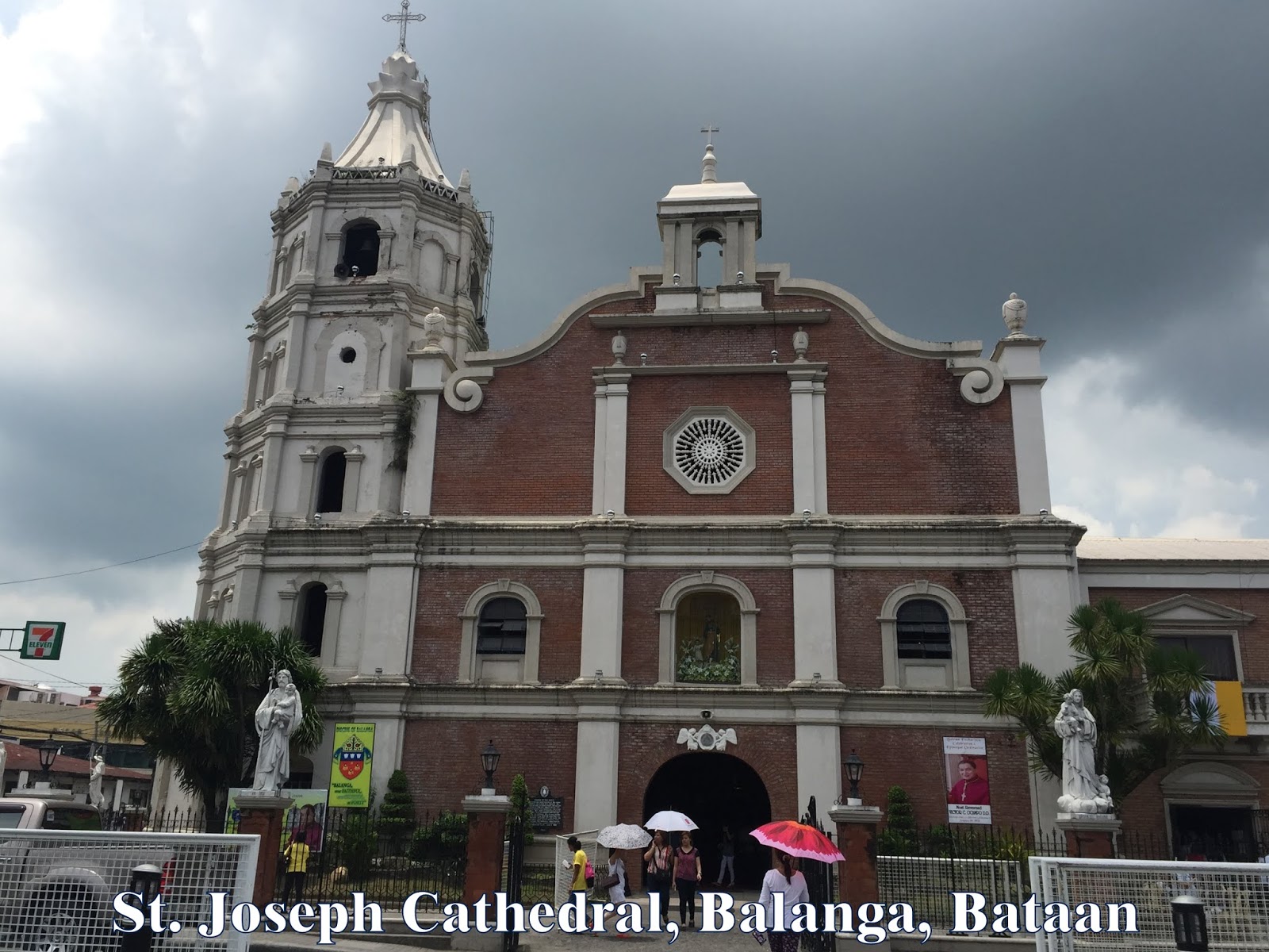 BEACHES AND CHURCHES: THE CHURCHES OF BATAAN