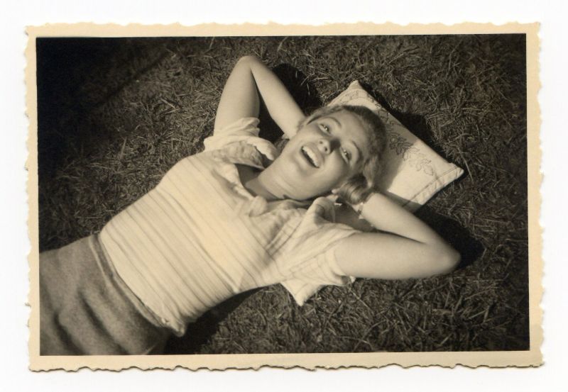 33 Found Snapshots of Glamorous Girls in the Early 20th Century ...