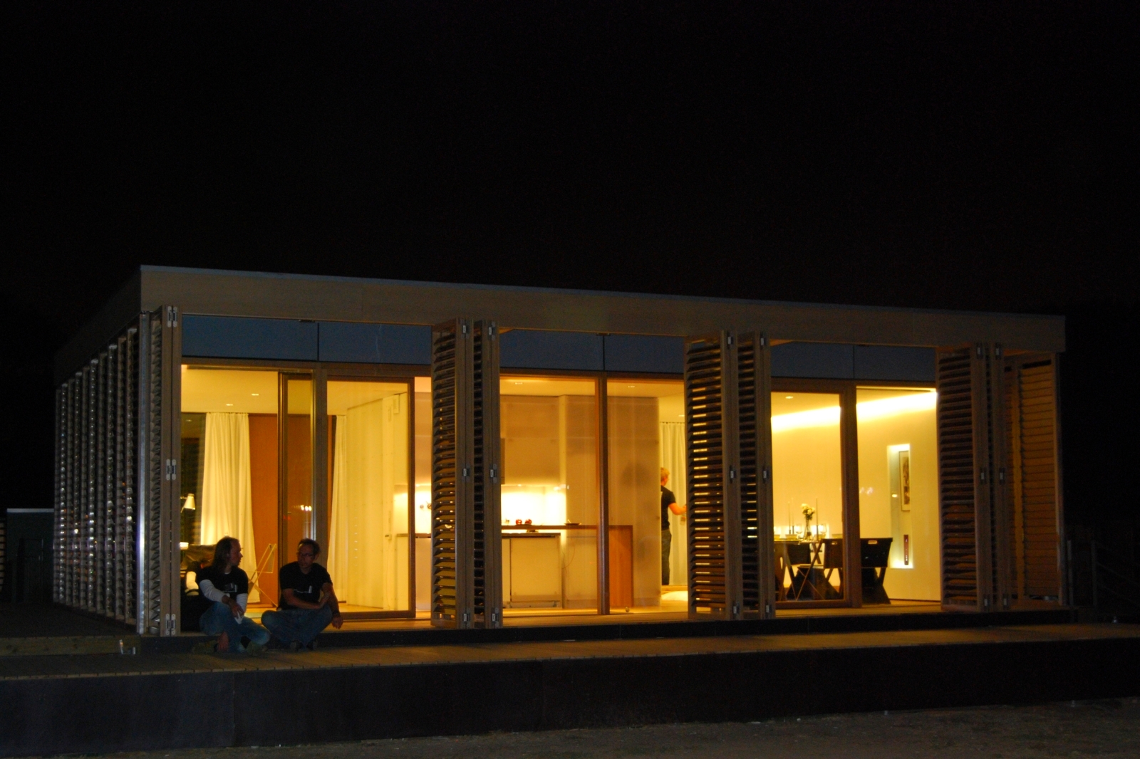 Solar House - Solar Power Off-the-Grid Prefab Home: Prefab Modular ...