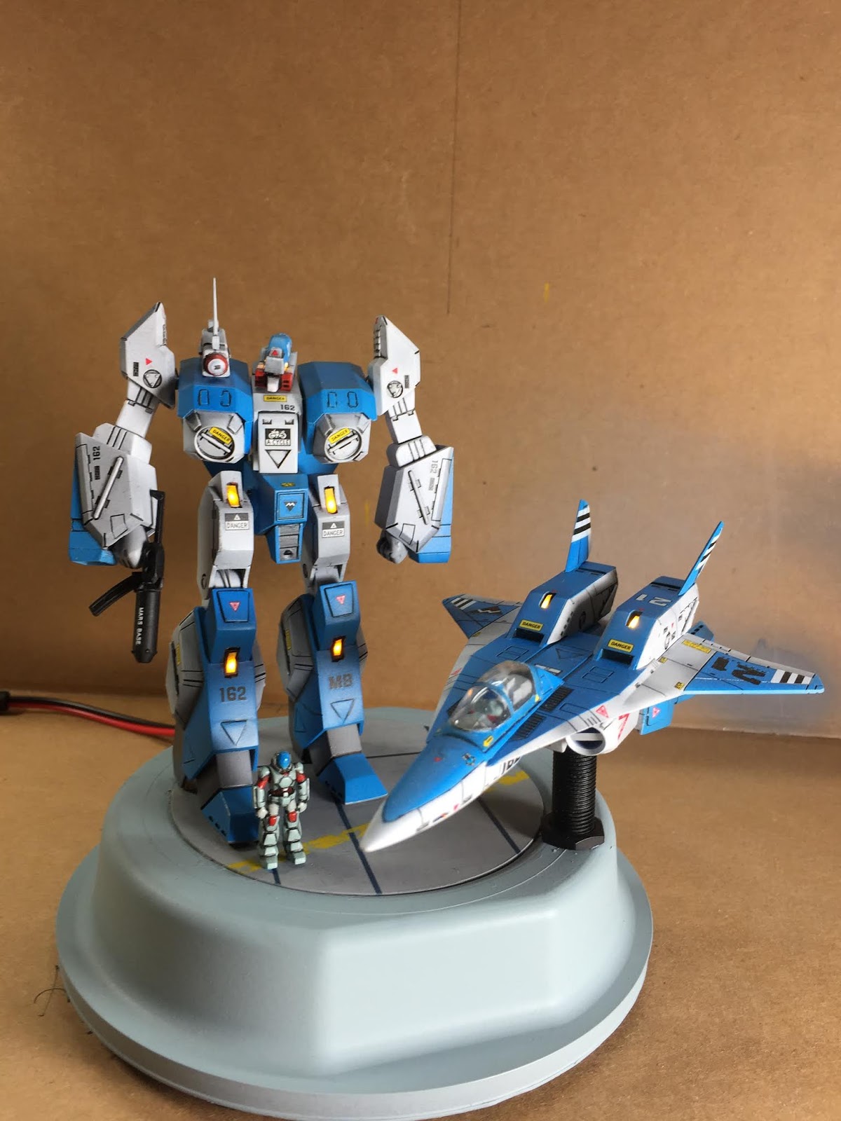 The Irate Modeler: Aoshima 1/72 Genesis Climber Mospeada Armo-Fighter ...