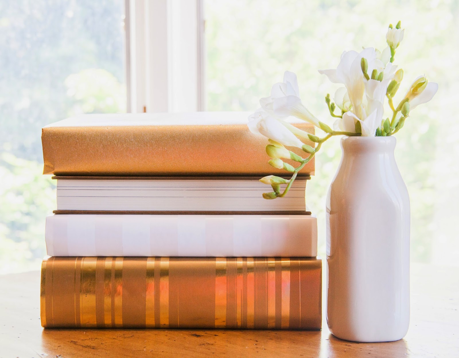 Delicious Reads: Pretty in Print : Book Wrapping