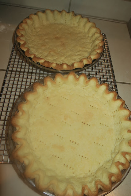 Eating It Up: Sugar Cookie Pie Crust -YUM!