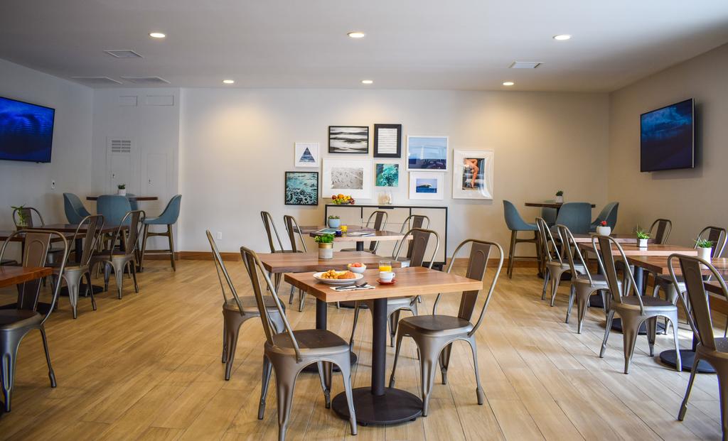 Beachside Inn Santa Barbara Hotel | Melody Jacob