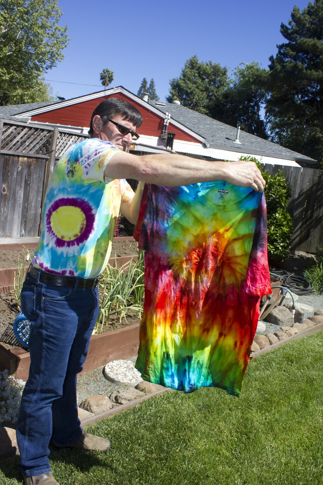 Momnifique: ICE DYEING: REFRESH STAINED CLOTHES AND HAVE GREAT SUMMER FUN!