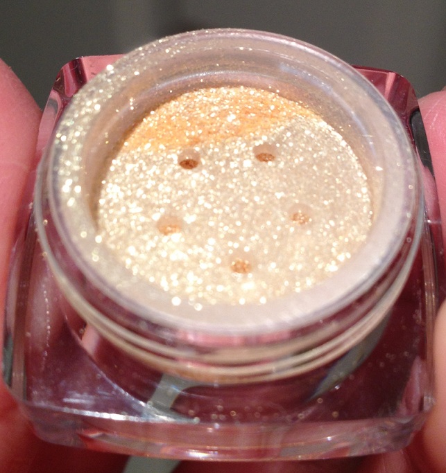 The Practigal: Make Up For Ever Diamond Powder Gold 16 (Gold Shimmer)