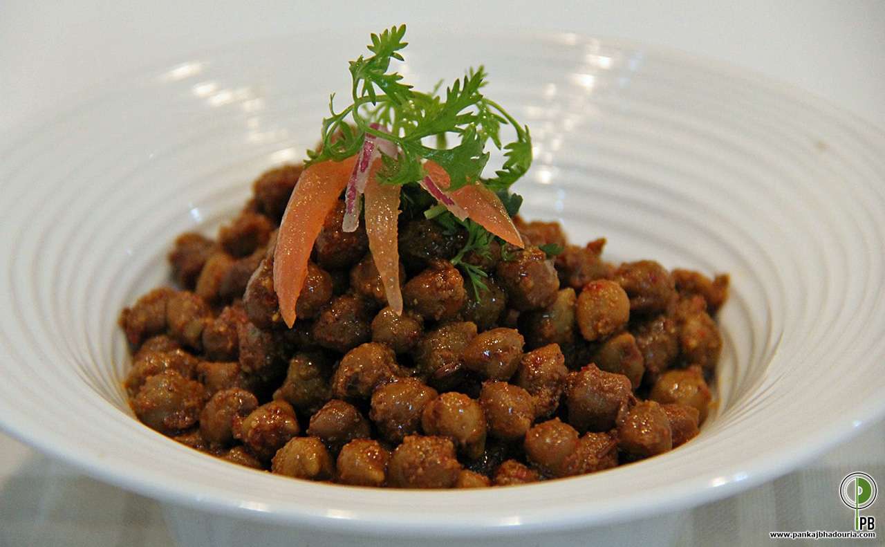 indianfood: How to Cook Chatpate Chane