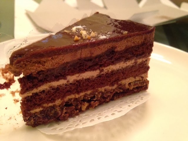 Lisa vs Cooper: Lady Bon Bon