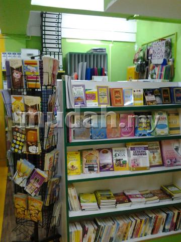 BOOK REVIEW: KEDAI BUKU DAN ALATULIS UNTUK DIJUAL