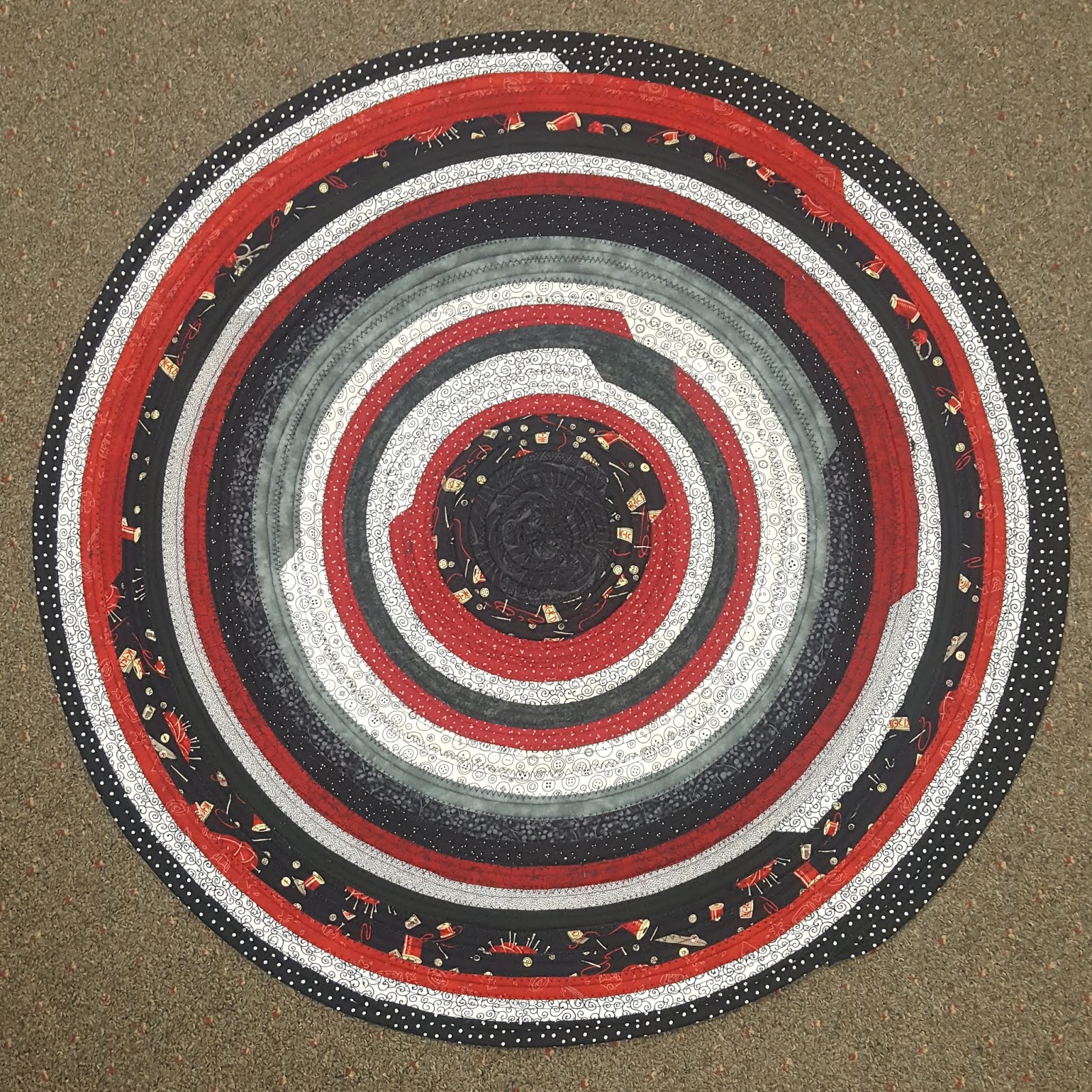 Loose Threads: Round Jelly Roll Rug Class