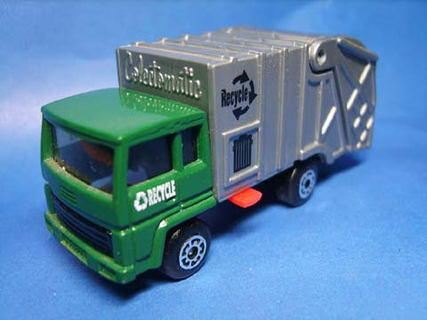 DieCast Chile: Matchbox Ford Transcontinental camión basurero