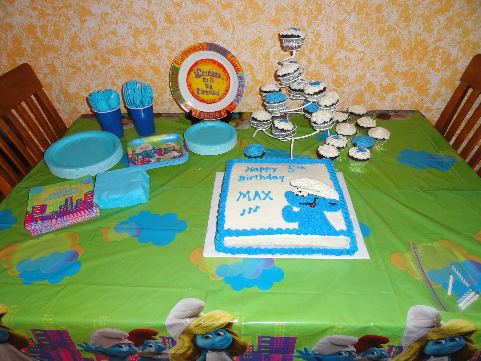 The Castañeda Clan Best Day Ever: Max's AMAZING WATER GAMES "Smurf ...