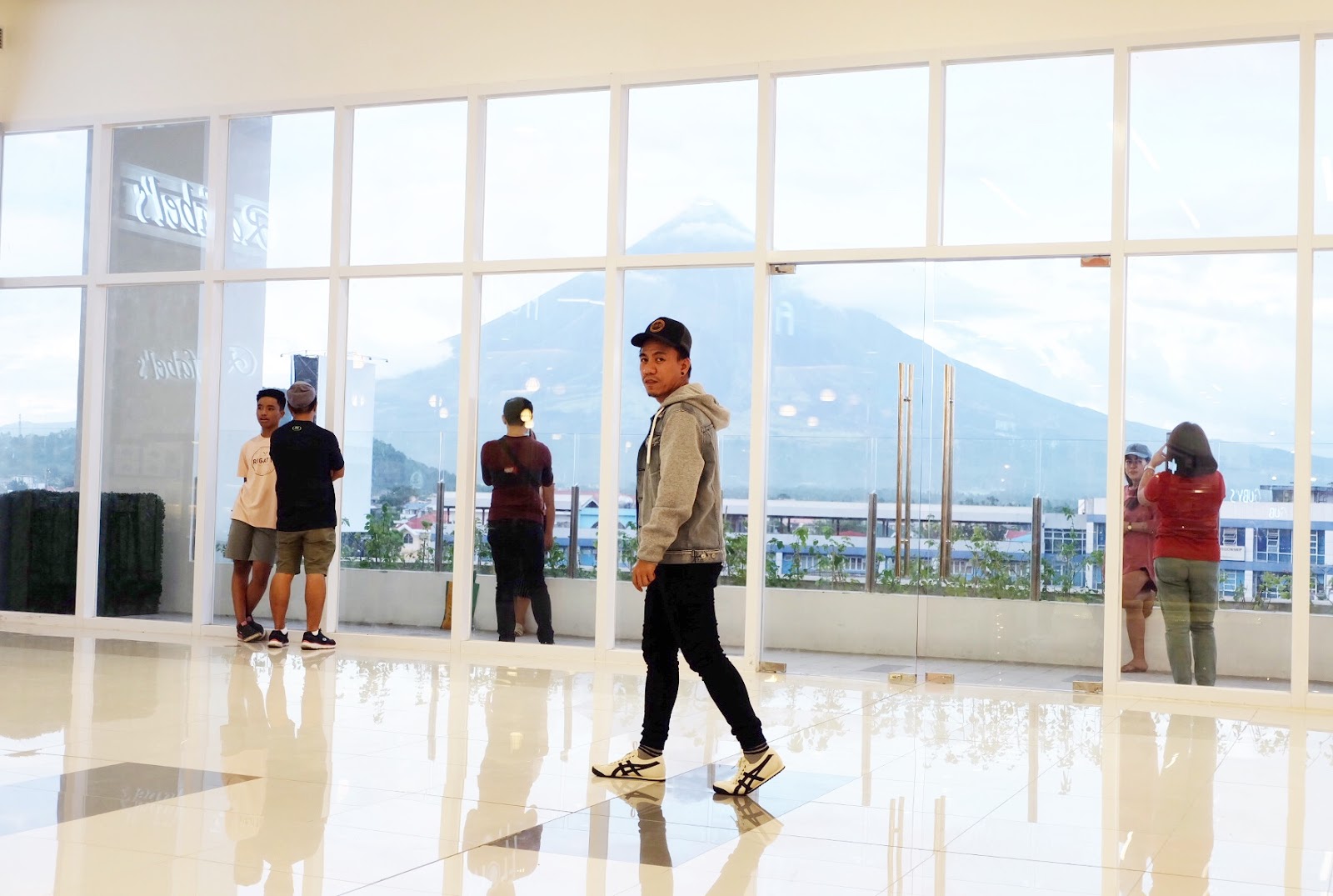 SM City Legazpi has the Most Scenic Food Hall in the Philippines - The ...