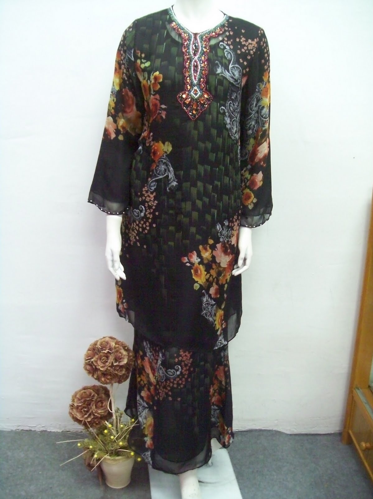 Butik Anggun Pesona: Kurung Moden