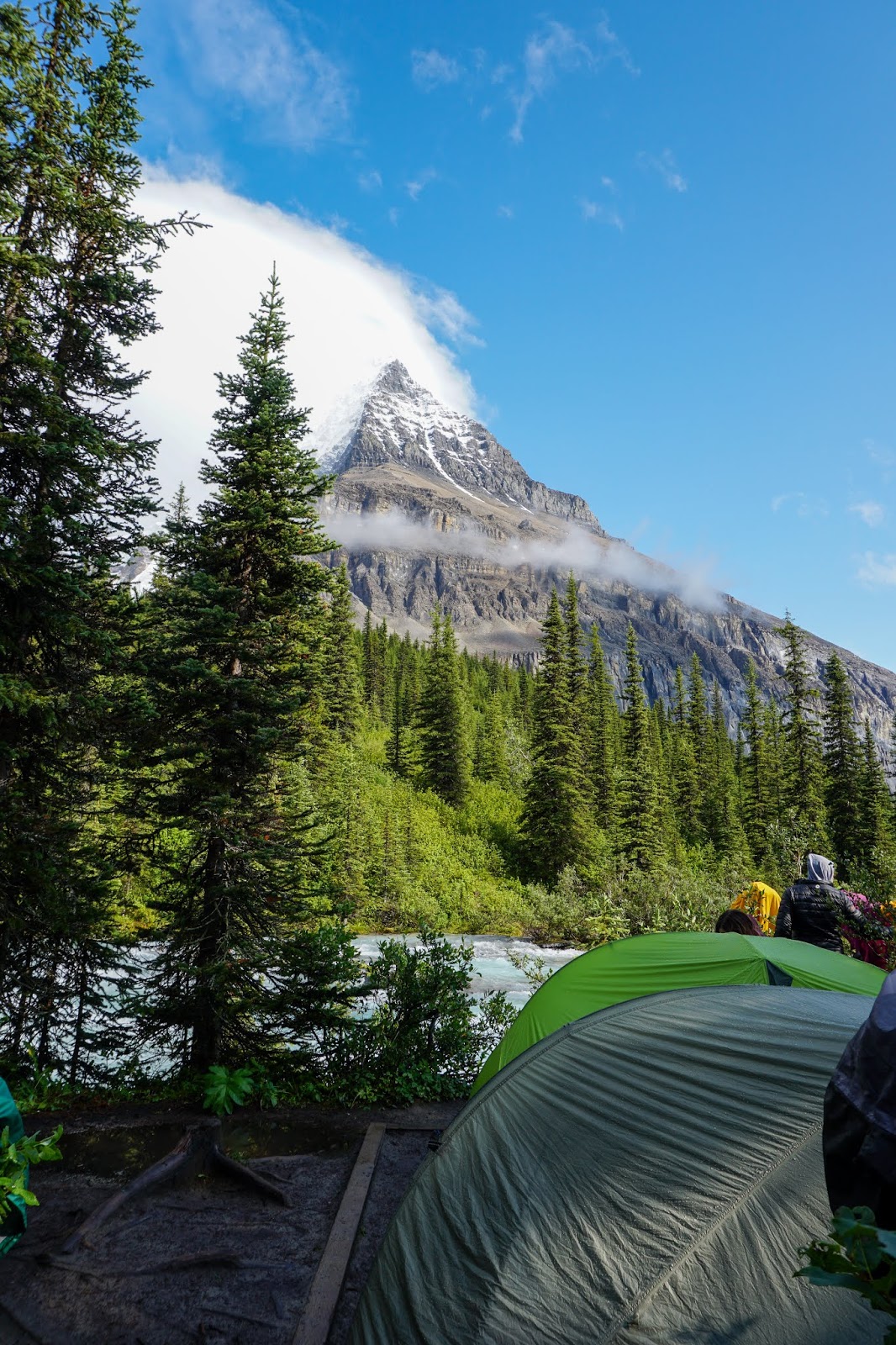 Doris the Explorist: Backpacking Canada: Berg Lake Trail, Mount Robson ...
