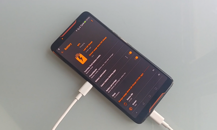 Unlimited Power Asus Rog Phone Charges When Plugged Into Itself Solves Worlds Battery Problems