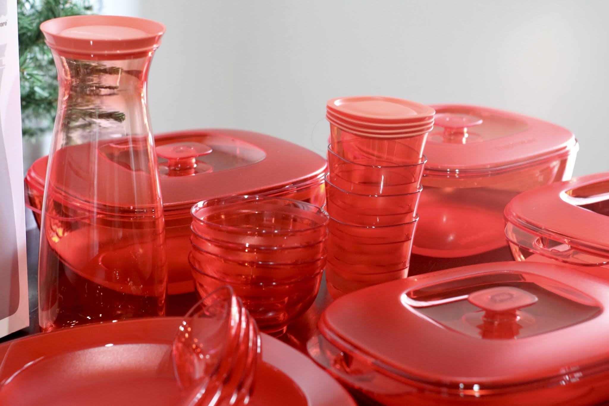 CLASSY CRYSTALINE SET BY TUPPERWARE