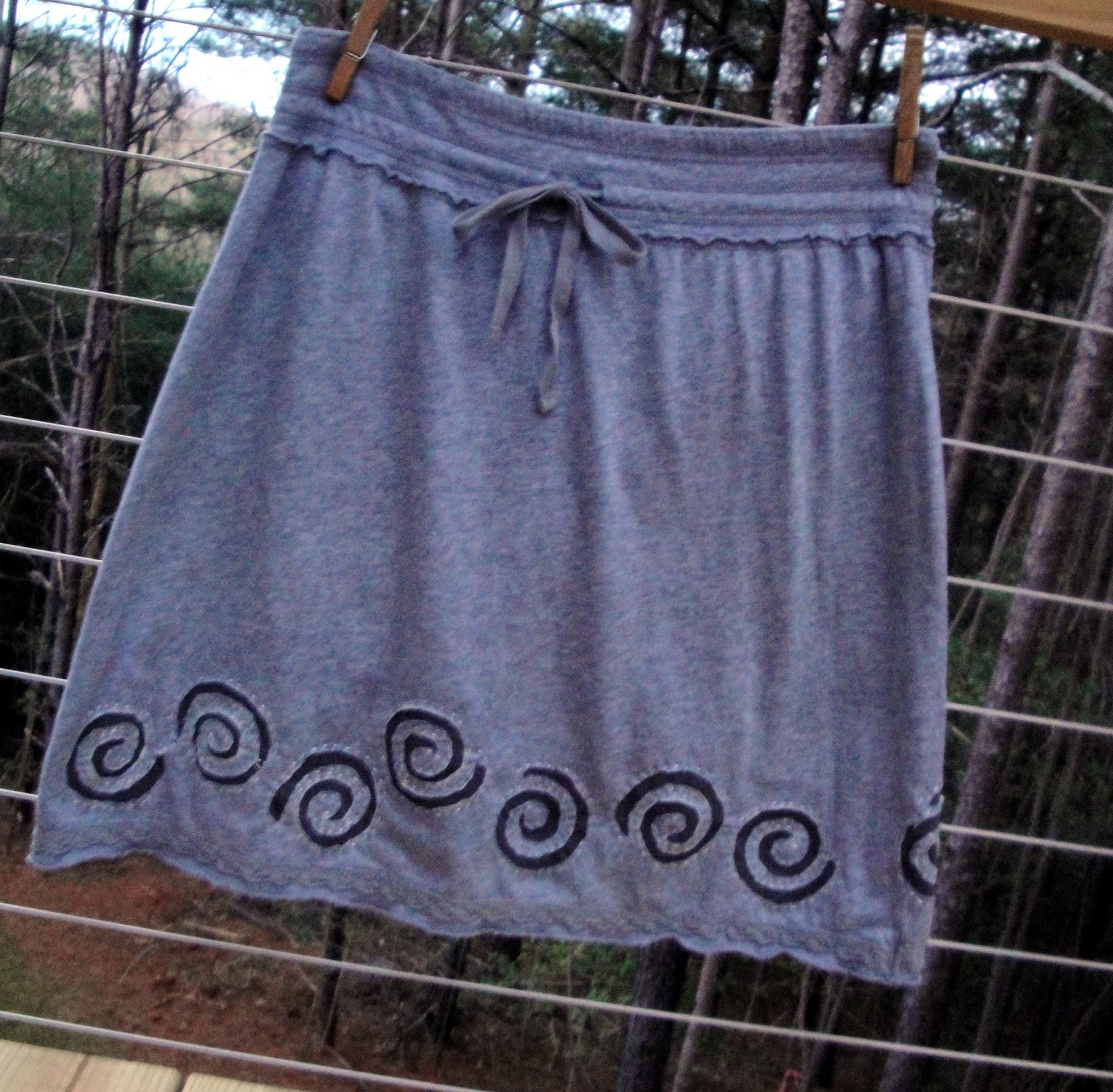 Julie Bagamary Art : Alabama Chanin Style Swirl Skirt