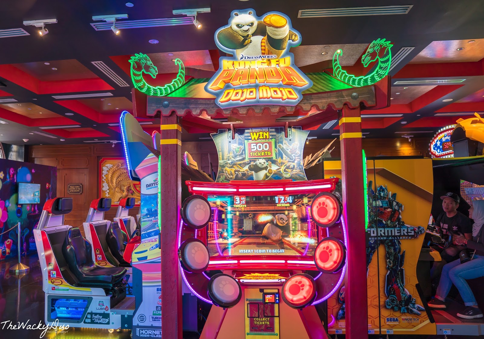 Hollywood China Arcade @ Universal Studios Singapore - TheWackyDuo.com ...