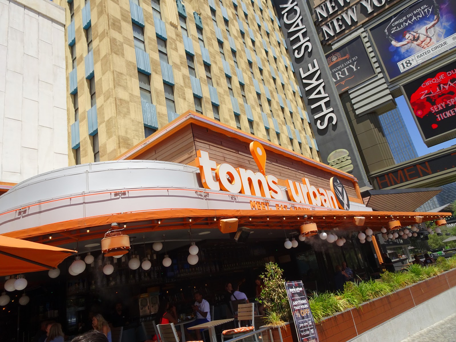 Miquelli's Amerikablog: Restaurant: Tom's Urban - Las Vegas, Nevada