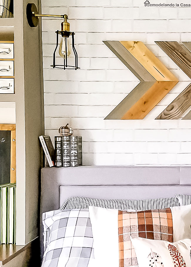 DIY - Wooden Arrow Wall Art - Remodelando la Casa