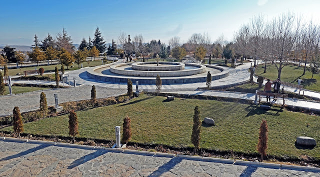 the viewing deck: Lake Qargha and Paghman Castle Morning Tour
