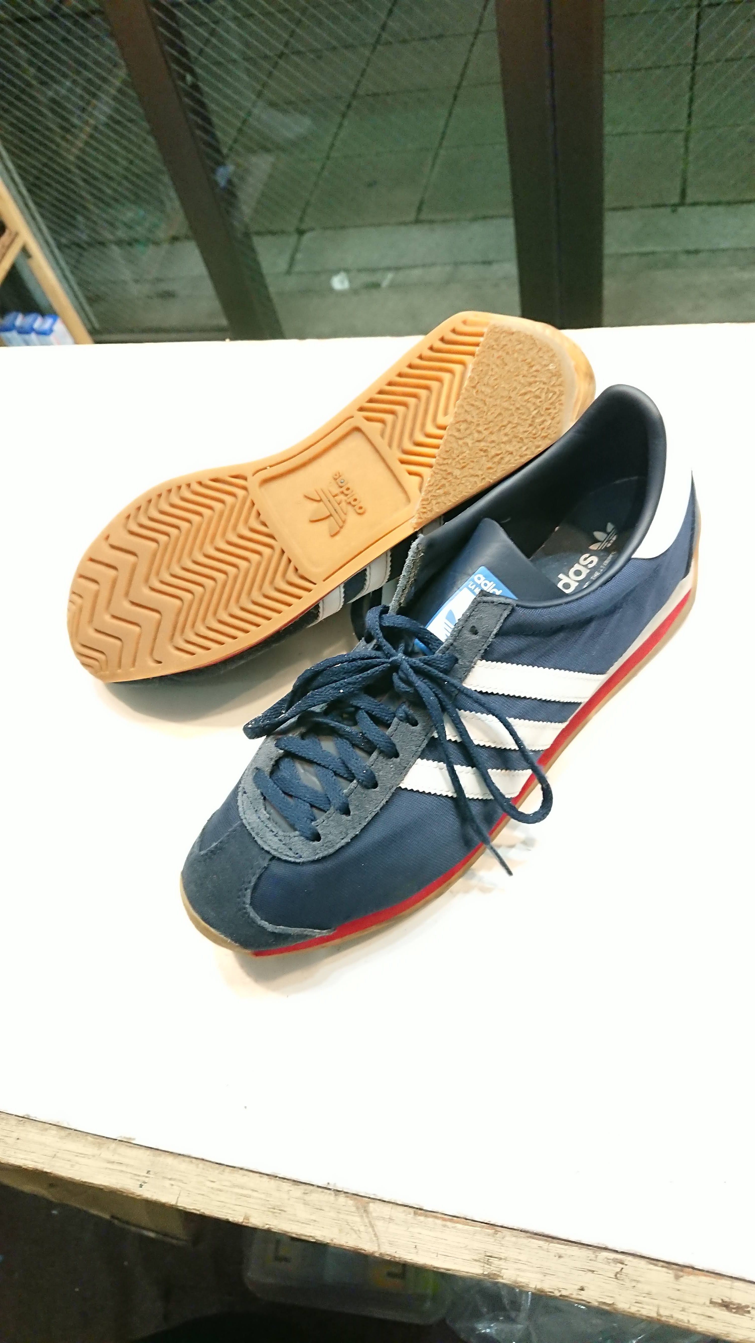 doekのお修理ブログ！！: adidasのスニーカーのかかとを直す！！