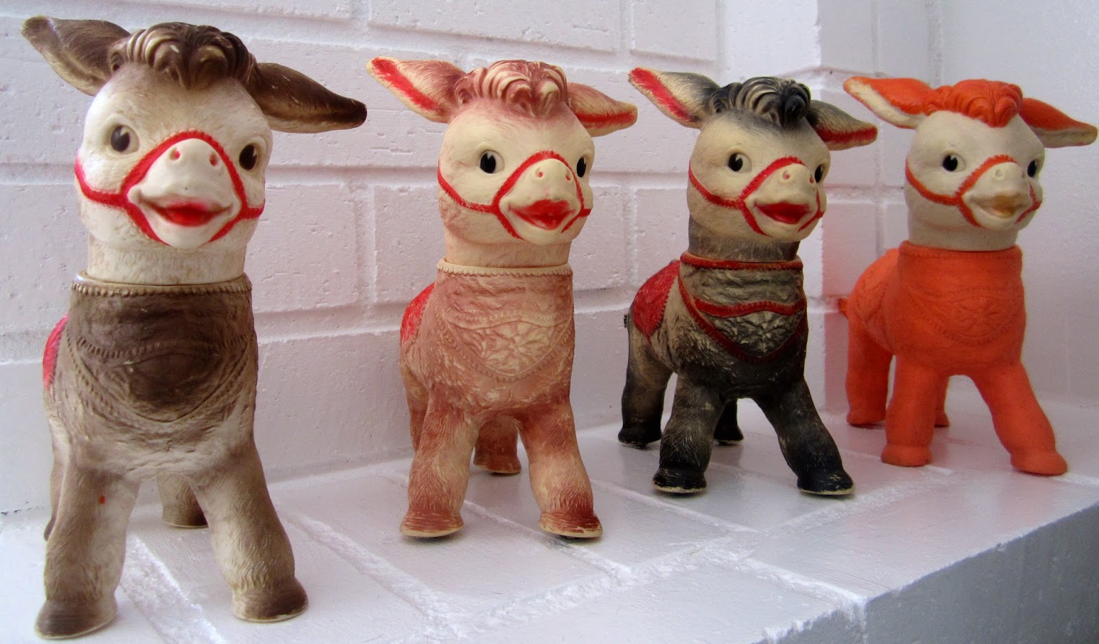 Things That Squeak: Sun Rubber Company